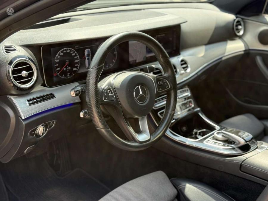 Grey Mercedes-Benz E 350 2017 in Marijampole, with an engine capacity of 2.99 L and mileage of 183 thousand km for 18999 €, photo 21 on AUTOMOTO.COM.LV