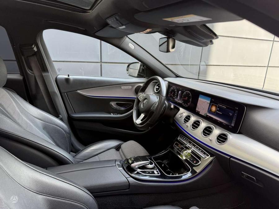 Grey Mercedes-Benz E 350 2017 in Marijampole, with an engine capacity of 2.99 L and mileage of 183 thousand km for 18999 €, photo 30 on AUTOMOTO.COM.LV