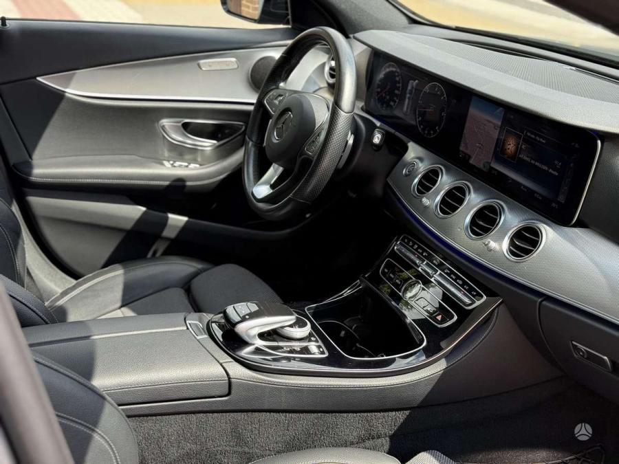 Grey Mercedes-Benz E 350 2017 in Marijampole, with an engine capacity of 2.99 L and mileage of 183 thousand km for 18999 €, photo 31 on AUTOMOTO.COM.LV