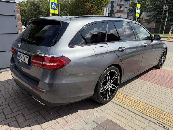 Pelēks Mercedes-Benz E 350 2017 Marijampole, ar dzinēja tilpumu 2.99 L un nobraukumu 183 tūkst. km par 19350 €, foto 5 vietnē AUTOMOTO.COM.LV