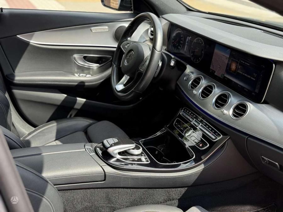 Pelēks Mercedes-Benz E 350 2017 Marijampole, ar dzinēja tilpumu 2.99 L un nobraukumu 183 tūkst. km par 19350 €, foto 31 vietnē AUTOMOTO.COM.LV