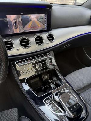 Pelēks Mercedes-Benz E 350 2017 Marijampole, ar dzinēja tilpumu 2.99 L un nobraukumu 183 tūkst. km par 19350 €, foto 33 vietnē AUTOMOTO.COM.LV