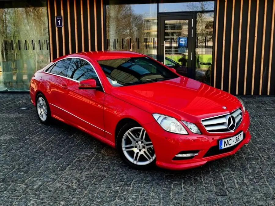 Красный Мерседес E 350 2012 в Рига, объемом двигателя 3.00 л и пробегом 254 тыс. км за 11000 €, фото 4 на AUTOMOTO.COM.LV