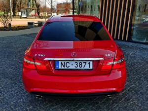 Красный Мерседес E 350 2012 в Рига, объемом двигателя 3.00 л и пробегом 254 тыс. км за 11000 €, фото 8 на AUTOMOTO.COM.LV