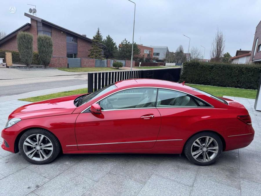 Red Mercedes-Benz E 350 2013 in Kaunas, with an engine capacity of 2.99 L and mileage of 193 thousand km for 14999 €, photo 2 on AUTOMOTO.COM.LV