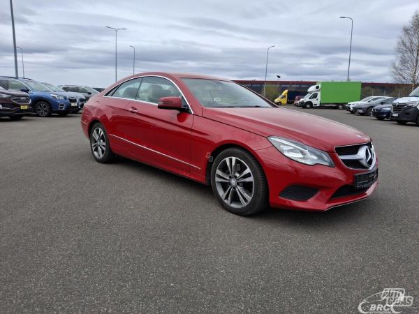 Красный Мерседес E 350 2013 в Авиженяй, объемом двигателя 3.00 л и пробегом 193 тыс. км за 11900 €, фото 1 на AUTOMOTO.COM.LV