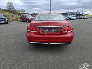 Красный Мерседес E 350 2013 в Авиженяй, объемом двигателя 3.00 л и пробегом 193 тыс. км за 11900 €, фото 5 на AUTOMOTO.COM.LV