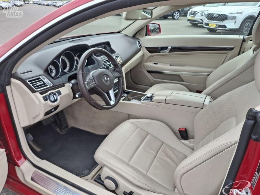 Красный Мерседес E 350 2013 в Авиженяй, объемом двигателя 3.00 л и пробегом 193 тыс. км за 11900 €, фото 8 на AUTOMOTO.COM.LV