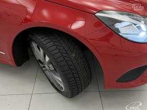 Красный Мерседес E 350 2013 в Авиженяй, объемом двигателя 3.00 л и пробегом 193 тыс. км за 11900 €, фото 34 на AUTOMOTO.COM.LV