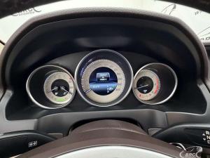 Красный Мерседес E 350 2013 в Вильнюс, объемом двигателя 2.99 л и пробегом 193 тыс. км за 11900 €, фото 29 на AUTOMOTO.COM.LV