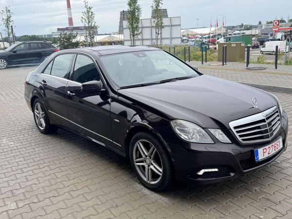 Sarkans Mercedes-Benz E 350 2009 Viļņa, ar dzinēja tilpumu 3.49 L un nobraukumu 222 tūkst. km par 5050 €, foto 3 vietnē AUTOMOTO.COM.LV