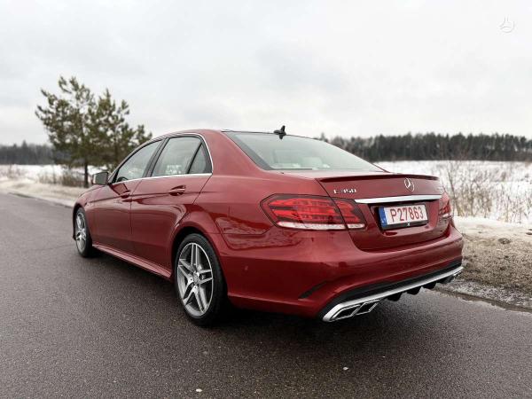 Red Mercedes-Benz E 350 2016 in Vilnius, with an engine capacity of 3.50 L and mileage of 116 thousand km for 17900 €, photo 9 on AUTOMOTO.COM.LV