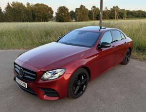 Sarkans Mercedes-Benz E 350 2018 Viļņa, ar dzinēja tilpumu 1.99 L un nobraukumu 119 tūkst. km par 24900 €, foto  vietnē AUTOMOTO.COM.LV