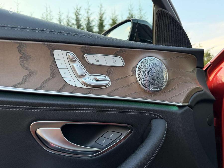 Sarkans Mercedes-Benz E 350 2018 Viļņa, ar dzinēja tilpumu 1.99 L un nobraukumu 119 tūkst. km par 24900 €, foto 16 vietnē AUTOMOTO.COM.LV