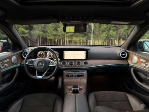 Sarkans Mercedes-Benz E 350 2018 Viļņa, ar dzinēja tilpumu 1.99 L un nobraukumu 119 tūkst. km par 24900 €, foto 25 vietnē AUTOMOTO.COM.LV