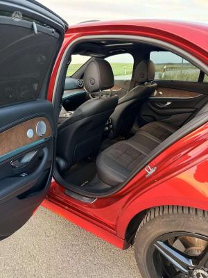 Sarkans Mercedes-Benz E 350 2018 Viļņa, ar dzinēja tilpumu 1.99 L un nobraukumu 119 tūkst. km par 24900 €, foto 26 vietnē AUTOMOTO.COM.LV