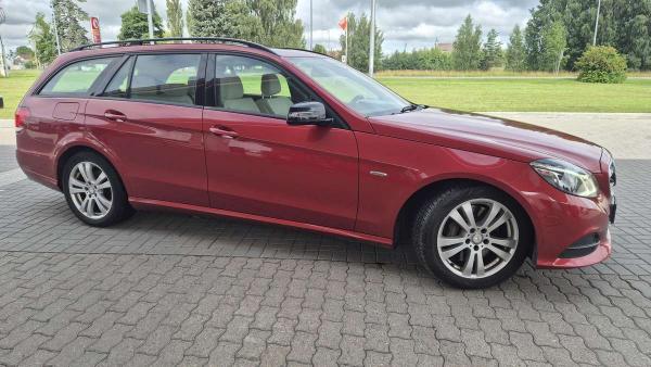 Sarkans Mercedes-Benz E 350 2016 Tauragė, ar dzinēja tilpumu 3.00 L un nobraukumu 310 tūkst. km par 10450 €, foto 2 vietnē AUTOMOTO.COM.LV