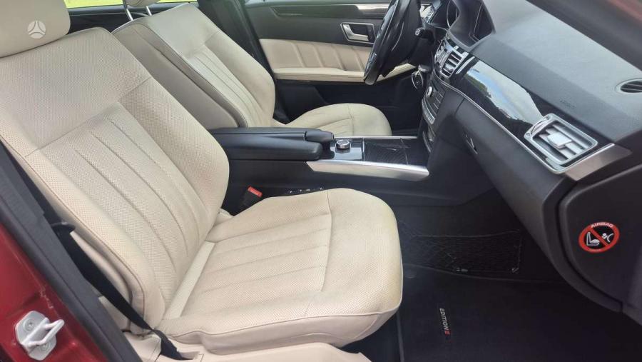 Red Mercedes-Benz E 350 2016 in Taurage, with an engine capacity of 3.00 L and mileage of 310 thousand km for 10450 €, photo 22 on AUTOMOTO.COM.LV