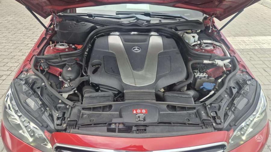 Red Mercedes-Benz E 350 2016 in Taurage, with an engine capacity of 3.00 L and mileage of 310 thousand km for 10450 €, photo 30 on AUTOMOTO.COM.LV