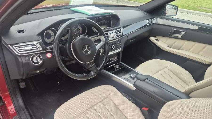 Red Mercedes-Benz E 350 2016 in Taurage, with an engine capacity of 3.00 L and mileage of 310 thousand km for 10450 €, photo 35 on AUTOMOTO.COM.LV