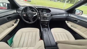 Red Mercedes-Benz E 350 2016 in Taurage, with an engine capacity of 3.00 L and mileage of 310 thousand km for 10450 €, photo 38 on AUTOMOTO.COM.LV