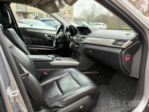 Mercedes-Benz E 350 2009 Kuldīga, ar dzinēja tilpumu 3.00 L un nobraukumu 292 tūkst. km par 7690 €, foto 13 vietnē AUTOMOTO.COM.LV
