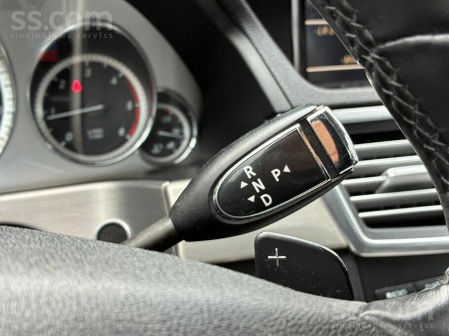 Mercedes-Benz E 350 2009 in Kuldiga, with an engine capacity of 3.00 L and mileage of 292 thousand km for 7390 €, photo 18 on AUTOMOTO.COM.LV