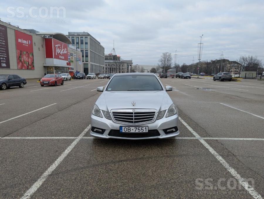 Mercedes-Benz E 350 2010 Rīga, ar dzinēja tilpumu 3.00 L un nobraukumu 265 tūkst. km par 7700 €, foto 3 vietnē AUTOMOTO.COM.LV