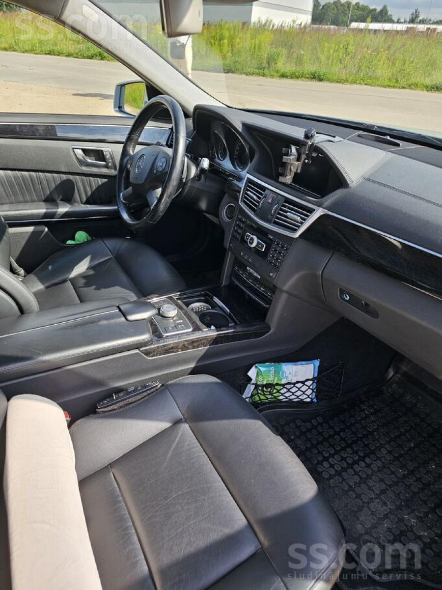 Mercedes-Benz E 350 2011 Rīga, ar dzinēja tilpumu 3.00 L un nobraukumu 257 tūkst. km par 9000 €, foto 5 vietnē AUTOMOTO.COM.LV