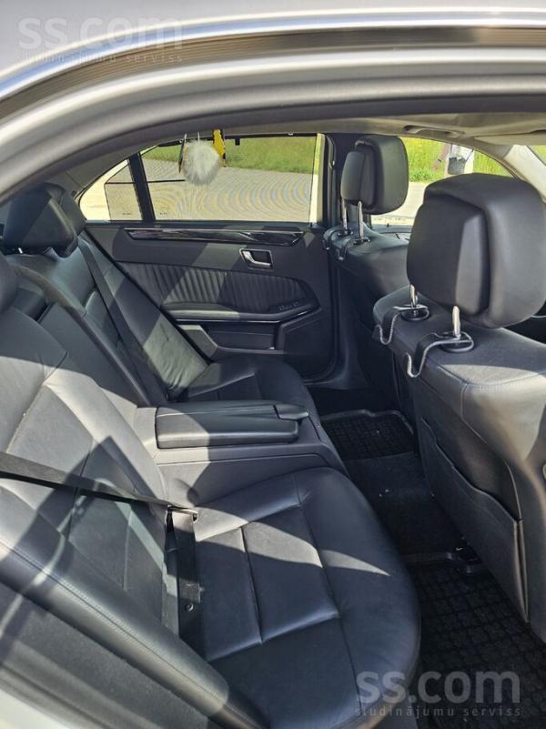 Mercedes-Benz E 350 2011 Rīga, ar dzinēja tilpumu 3.00 L un nobraukumu 257 tūkst. km par 9000 €, foto 6 vietnē AUTOMOTO.COM.LV