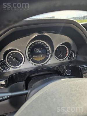 Mercedes-Benz E 350 2011 Rīga, ar dzinēja tilpumu 3.00 L un nobraukumu 257 tūkst. km par 9000 €, foto 7 vietnē AUTOMOTO.COM.LV