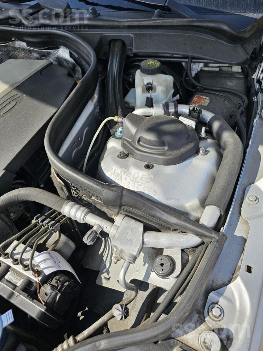 Mercedes-Benz E 350 2011 Rīga, ar dzinēja tilpumu 3.00 L un nobraukumu 257 tūkst. km par 9000 €, foto 11 vietnē AUTOMOTO.COM.LV