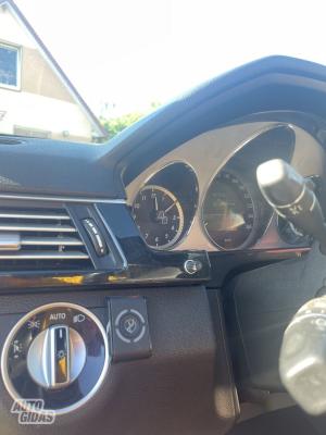 Mercedes-Benz E 350 2011 Alīta, ar dzinēja tilpumu 3.50 L un nobraukumu 253 tūkst. km par 8000 €, foto 14 vietnē AUTOMOTO.COM.LV