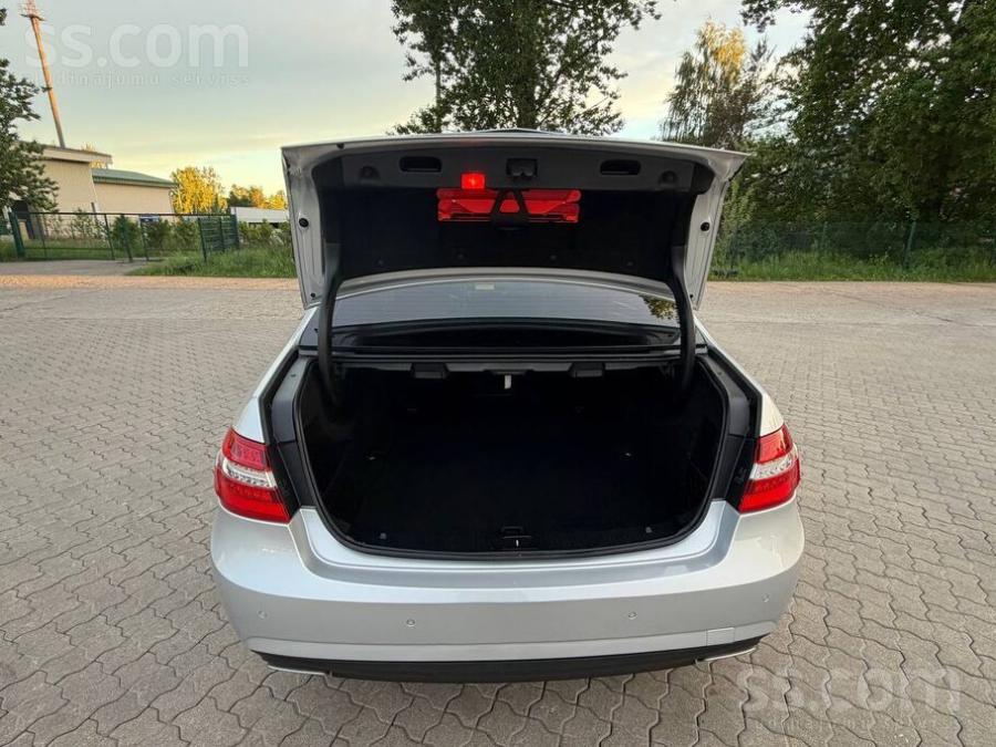 Mercedes-Benz E 350 2012 in Riga, with an engine capacity of 3.00 L and mileage of 0 thousand km for 9900 €, photo 36 on AUTOMOTO.COM.LV