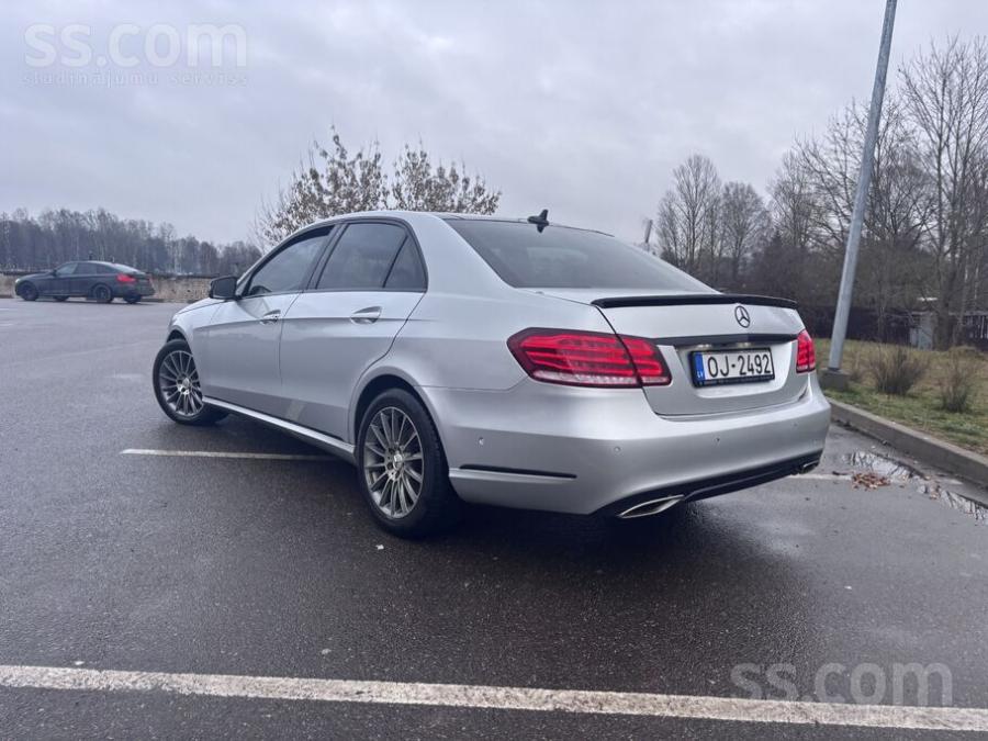 Mercedes-Benz E 350 2014 in Riga, with an engine capacity of 3.00 L and mileage of 285 thousand km for 13500 €, photo 2 on AUTOMOTO.COM.LV