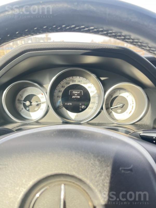 Mercedes-Benz E 350 2014 Rīga, ar dzinēja tilpumu 3.00 L un nobraukumu 257 tūkst. km par 11500 €, foto 4 vietnē AUTOMOTO.COM.LV