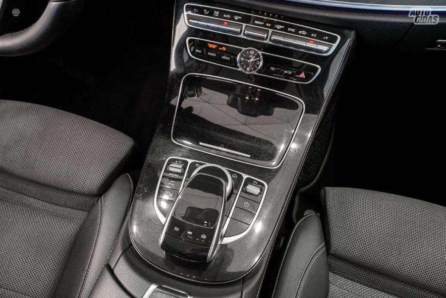 Mercedes-Benz E 350 2017 Marijampole, ar dzinēja tilpumu 3.00 L un nobraukumu 255 tūkst. km par 20450 €, foto 21 vietnē AUTOMOTO.COM.LV