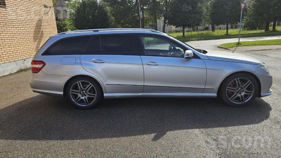 Mercedes-Benz E 350 2010 in Limbazi, with an engine capacity of 3.00 L and mileage of 321 thousand km for 6950 €, photo 5 on AUTOMOTO.COM.LV