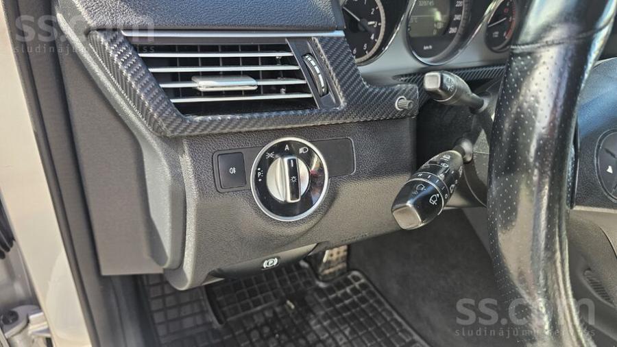Mercedes-Benz E 350 2010 in Limbazi, with an engine capacity of 3.00 L and mileage of 321 thousand km for 6950 €, photo 12 on AUTOMOTO.COM.LV
