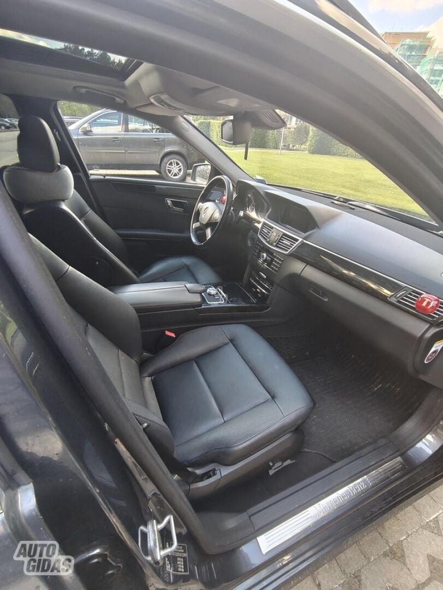 Mercedes-Benz E 350 2011 in Druskininkai, with an engine capacity of 3.00 L and mileage of 349 thousand km for 6300 €, photo 8 on AUTOMOTO.COM.LV