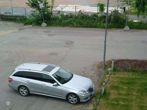 Mercedes-Benz E 350 2012 in Kaunas, with an engine capacity of 3.00 L and mileage of 262 thousand km for 8200 €, photo 6 on AUTOMOTO.COM.LV