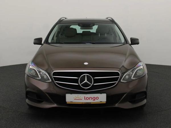Mercedes-Benz E 350 2016 in Vilnius, with an engine capacity of 3.00 L and mileage of 242 thousand km for 15499 €, photo 3 on AUTOMOTO.COM.LV