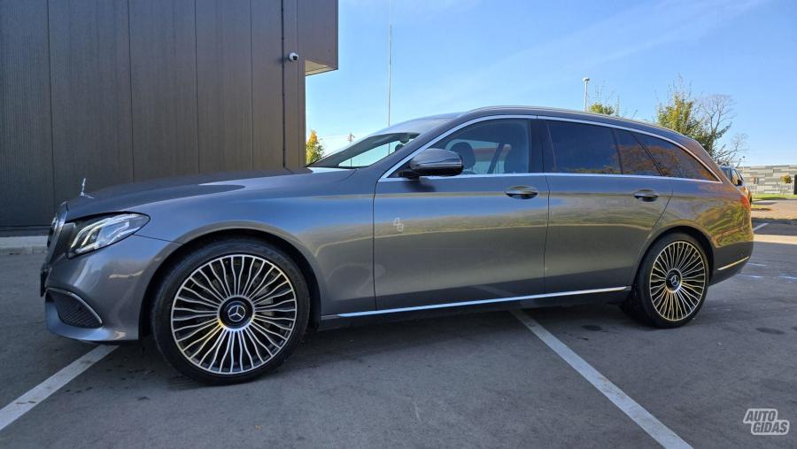 Mercedes-Benz E 350 2017 Panevēža, ar dzinēja tilpumu 3.00 L un nobraukumu 266 tūkst. km par 17500 €, foto 4 vietnē AUTOMOTO.COM.LV
