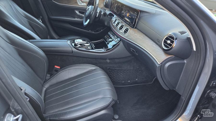 Mercedes-Benz E 350 2017 Panevēža, ar dzinēja tilpumu 3.00 L un nobraukumu 266 tūkst. km par 17500 €, foto 12 vietnē AUTOMOTO.COM.LV
