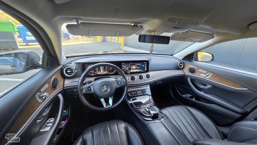 Mercedes-Benz E 350 2017 Panevēža, ar dzinēja tilpumu 3.00 L un nobraukumu 266 tūkst. km par 17500 €, foto 17 vietnē AUTOMOTO.COM.LV