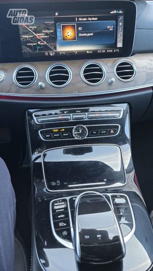 Mercedes-Benz E 350 2017 Panevēža, ar dzinēja tilpumu 3.00 L un nobraukumu 266 tūkst. km par 17500 €, foto 25 vietnē AUTOMOTO.COM.LV