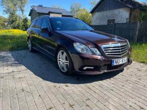 Violet Mercedes-Benz E 350 2010 in Riga, with an engine capacity of 3.00 L and mileage of 310 thousand km for 9750 €, photo 2 on AUTOMOTO.COM.LV