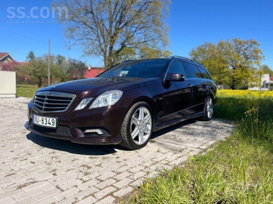Violet Mercedes-Benz E 350 2010 in Riga, with an engine capacity of 3.00 L and mileage of 310 thousand km for 9750 €, photo 4 on AUTOMOTO.COM.LV