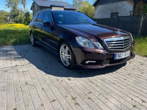 Violet Mercedes-Benz E 350 2010 in Riga, with an engine capacity of 3.00 L and mileage of 310 thousand km for 9750 €, photo 6 on AUTOMOTO.COM.LV