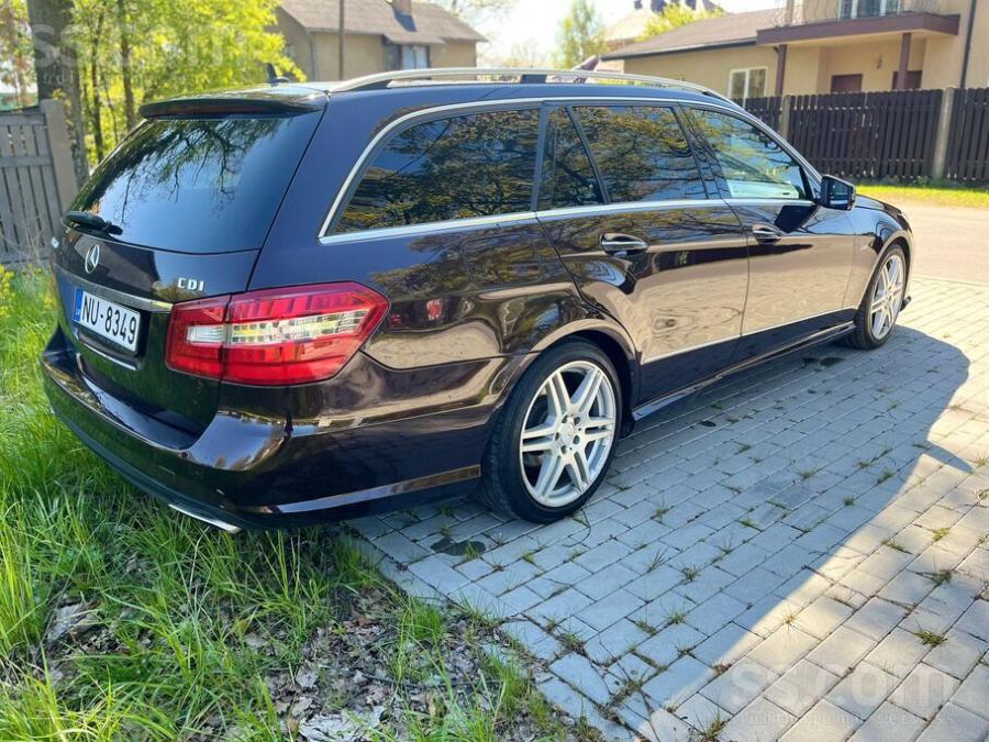Violet Mercedes-Benz E 350 2010 in Riga, with an engine capacity of 3.00 L and mileage of 310 thousand km for 9750 €, photo 12 on AUTOMOTO.COM.LV